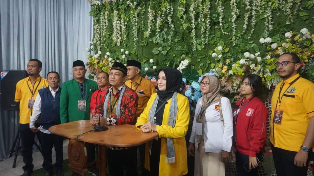 Aaf - Balgis Paslon Pertama yang Mendaftar ke KPU - Salam Olahraga